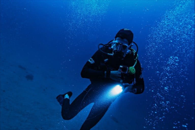Can You Scuba Dive Before or After Flying? - OpenWaterHQ
