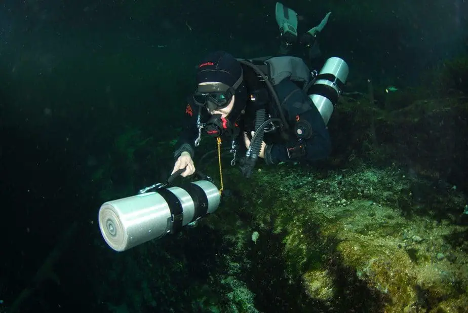 Best Sidemount BCD Review - Perfect for Cave and Wreck Diving - OpenWaterHQ