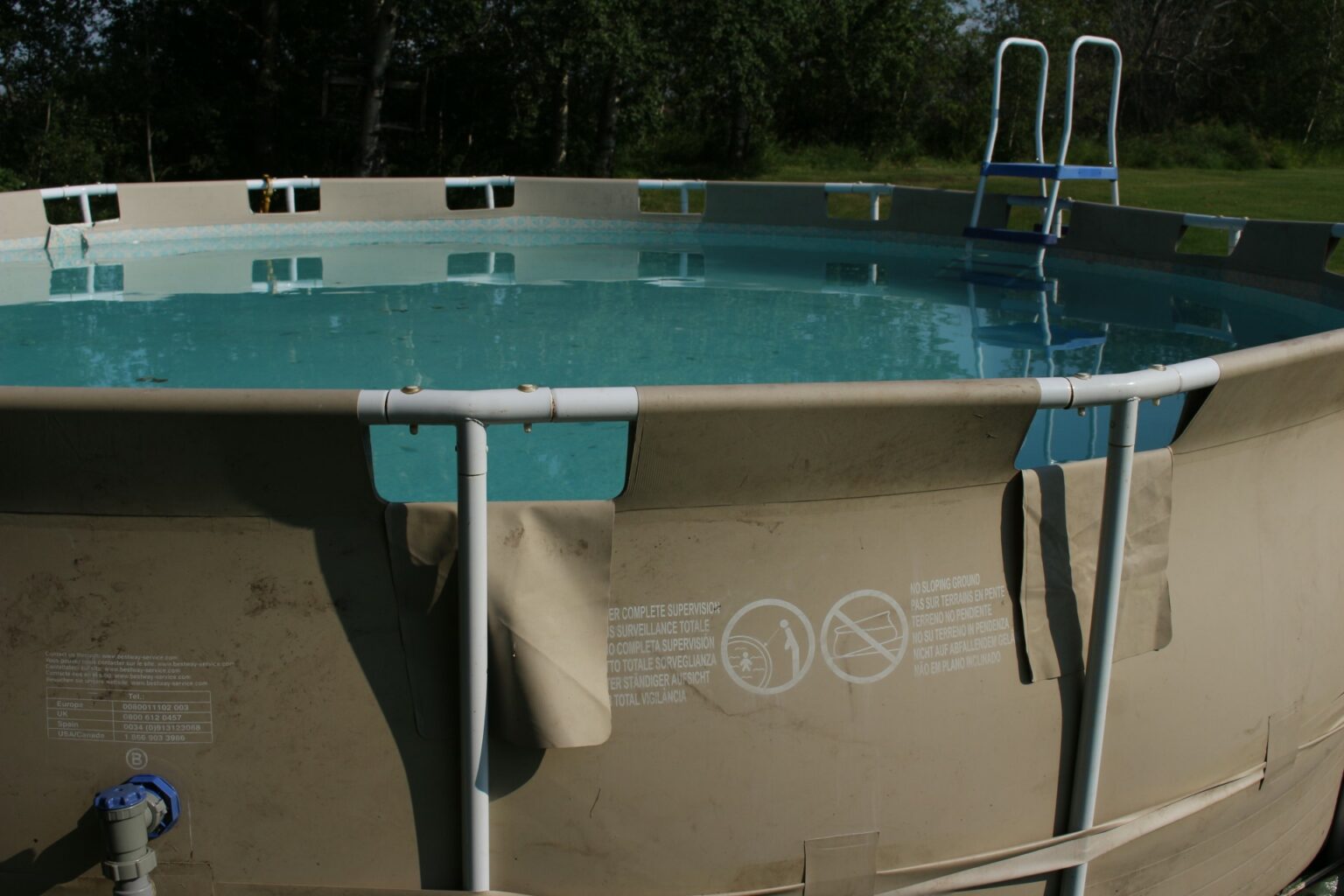 Unlevel Above Ground Pool Is Higher on One Side: Solutions - OpenWaterHQ